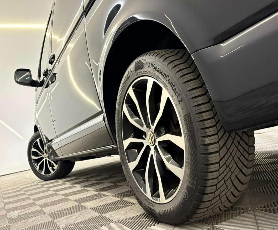 Black Volkswagen Multivan 2016 in Marijampole, with an engine capacity of 1.97 L and mileage of 208 thousand km for 24750 €, photo 28 on AUTOMOTO.COM.LV