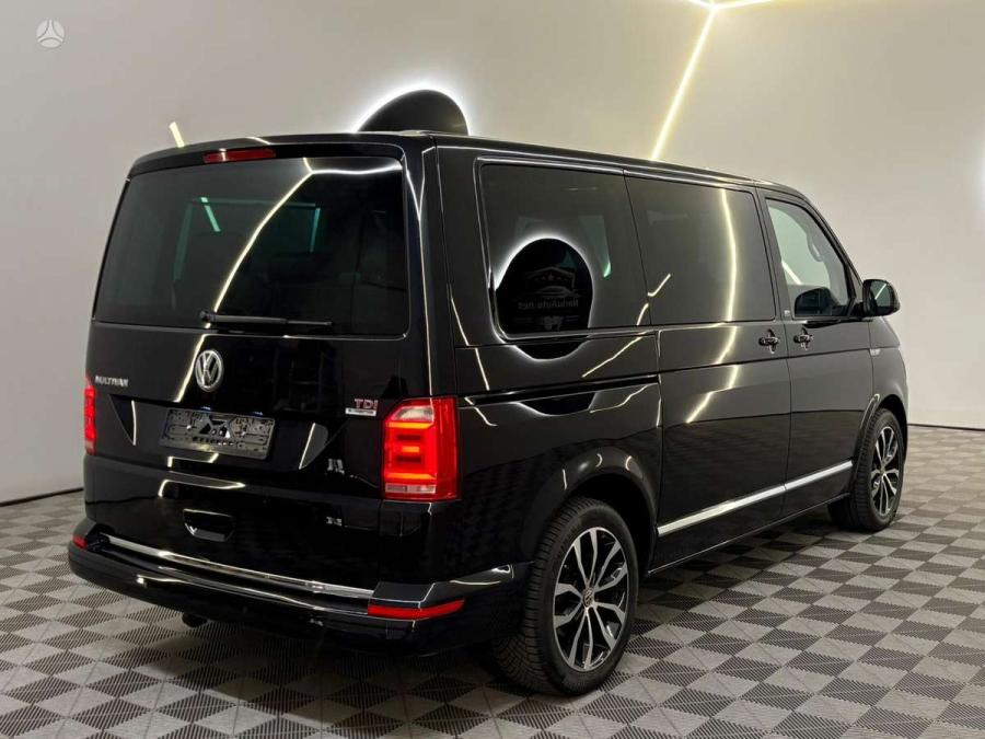 Black Volkswagen Multivan 2016 in Marijampole, with an engine capacity of 1.97 L and mileage of 208 thousand km for 24750 €, photo 34 on AUTOMOTO.COM.LV