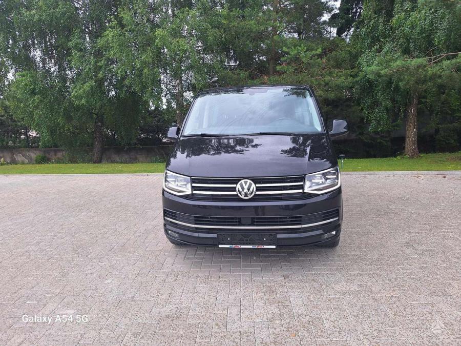 Melns Volkswagen Multivan 2017 Kauņa, ar dzinēja tilpumu 1.97 L un nobraukumu 226 tūkst. km par 25500 €, foto 3 vietnē AUTOMOTO.COM.LV