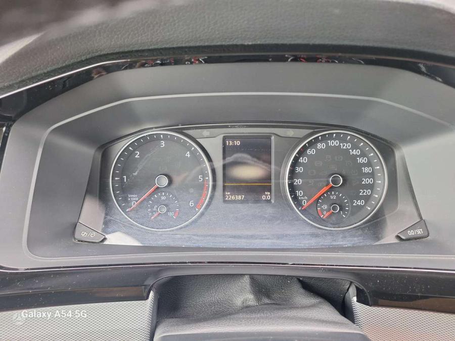 Melns Volkswagen Multivan 2017 Kauņa, ar dzinēja tilpumu 1.97 L un nobraukumu 226 tūkst. km par 25500 €, foto 19 vietnē AUTOMOTO.COM.LV