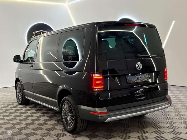 Black Volkswagen Multivan 2017 in Marijampole, with an engine capacity of 1.97 L and mileage of 201 thousand km for 26450 €, photo 9 on AUTOMOTO.COM.LV