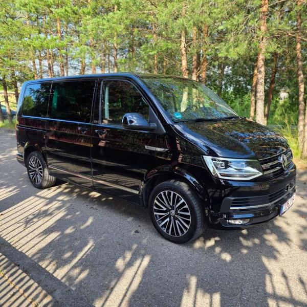 Black Volkswagen Multivan 2018 in Vilnius, with an engine capacity of 1.97 L and mileage of 181 thousand km for 30990 €, photo 1 on AUTOMOTO.COM.LV