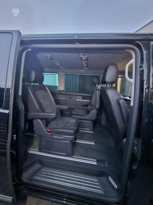Melns Volkswagen Multivan 2018 Viļņa, ar dzinēja tilpumu 1.97 L un nobraukumu 181 tūkst. km par 30990 €, foto 3 vietnē AUTOMOTO.COM.LV