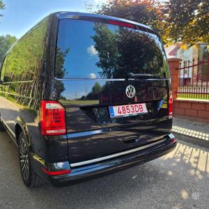 Melns Volkswagen Multivan 2018 Viļņa, ar dzinēja tilpumu 1.97 L un nobraukumu 181 tūkst. km par 30990 €, foto 8 vietnē AUTOMOTO.COM.LV