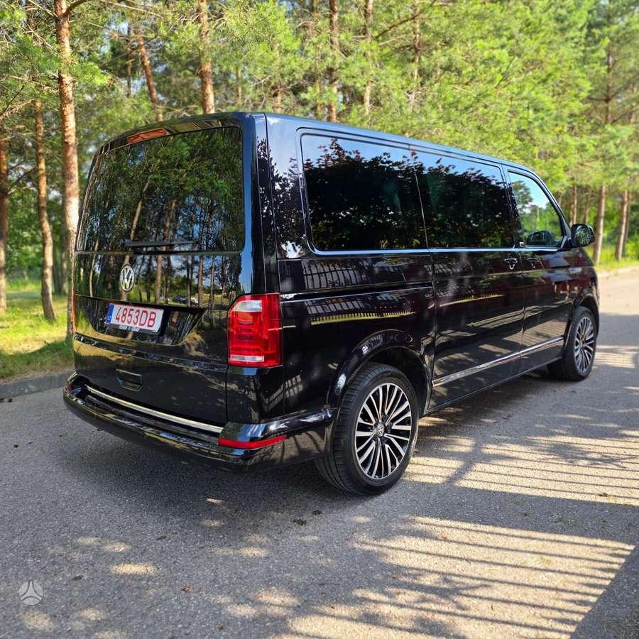 Melns Volkswagen Multivan 2018 Viļņa, ar dzinēja tilpumu 1.97 L un nobraukumu 181 tūkst. km par 30990 €, foto 13 vietnē AUTOMOTO.COM.LV