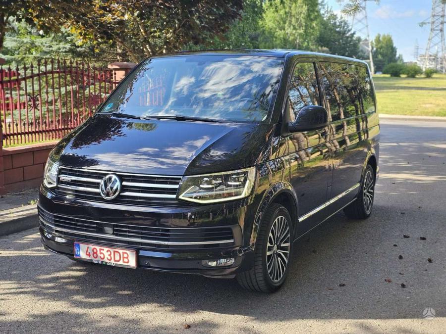 Melns Volkswagen Multivan 2018 Viļņa, ar dzinēja tilpumu 1.97 L un nobraukumu 181 tūkst. km par 30990 €, foto 22 vietnē AUTOMOTO.COM.LV