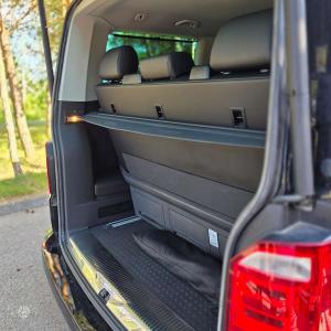 Melns Volkswagen Multivan 2018 Viļņa, ar dzinēja tilpumu 1.97 L un nobraukumu 181 tūkst. km par 30990 €, foto 38 vietnē AUTOMOTO.COM.LV