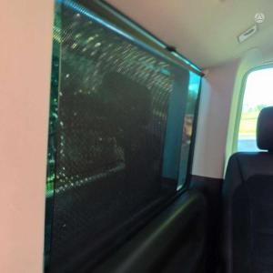 Melns Volkswagen Multivan 2018 Viļņa, ar dzinēja tilpumu 1.97 L un nobraukumu 181 tūkst. km par 30990 €, foto 42 vietnē AUTOMOTO.COM.LV