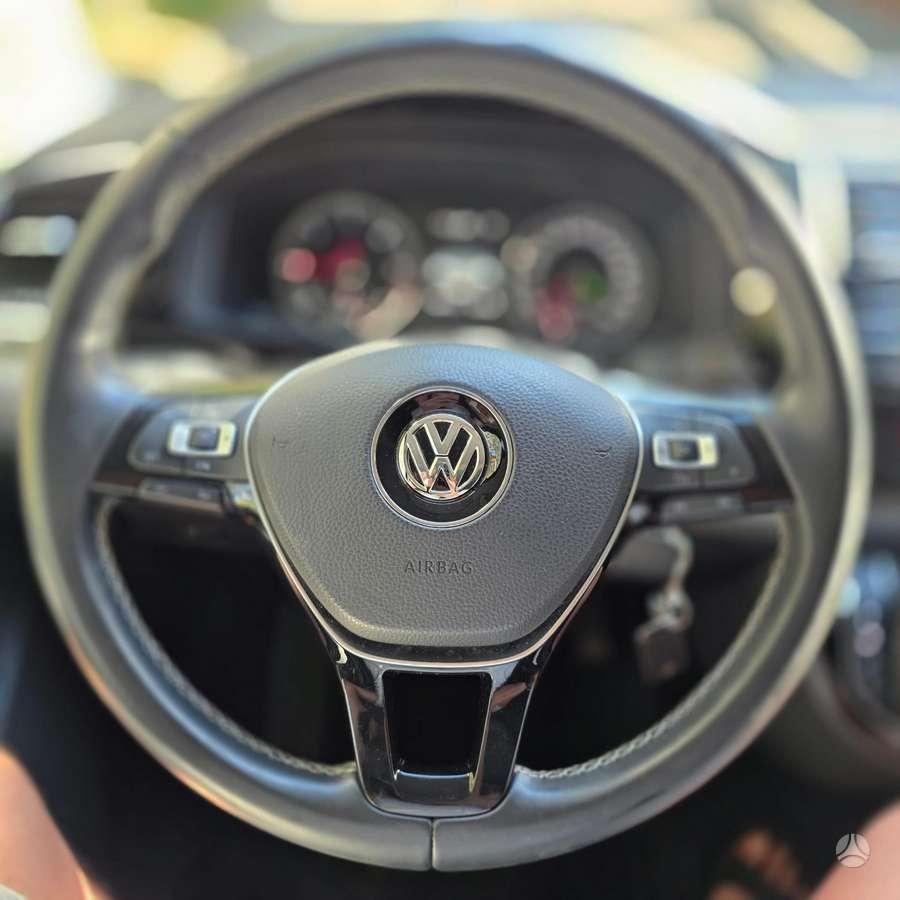 Melns Volkswagen Multivan 2018 Viļņa, ar dzinēja tilpumu 1.97 L un nobraukumu 181 tūkst. km par 30990 €, foto 46 vietnē AUTOMOTO.COM.LV