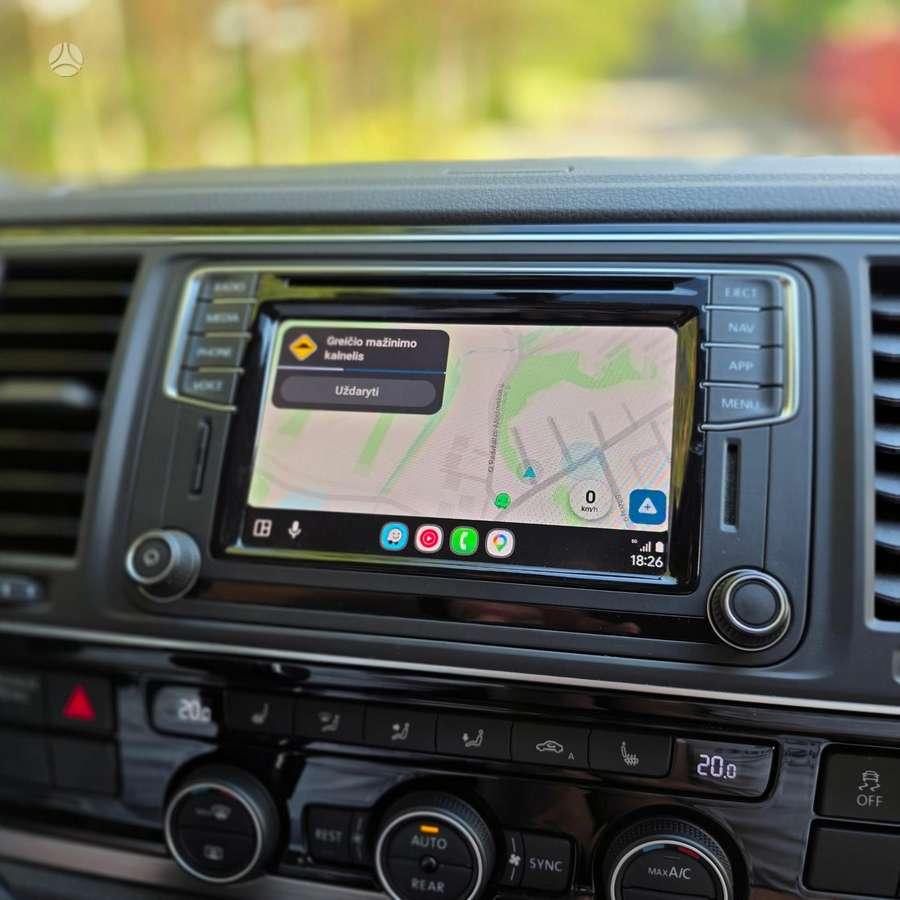 Melns Volkswagen Multivan 2018 Viļņa, ar dzinēja tilpumu 1.97 L un nobraukumu 181 tūkst. km par 30990 €, foto 48 vietnē AUTOMOTO.COM.LV
