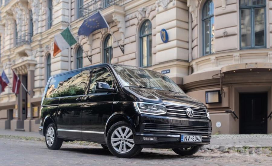 Black Volkswagen Multivan 2018 in Riga, with an engine capacity of 2.00 L and mileage of 235 thousand km for 26490 €, photo 1 on AUTOMOTO.COM.LV