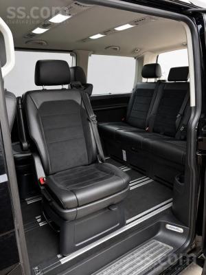 Black Volkswagen Multivan 2018 in Riga, with an engine capacity of 2.00 L and mileage of 235 thousand km for 26490 €, photo 5 on AUTOMOTO.COM.LV