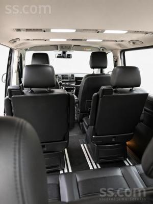 Black Volkswagen Multivan 2018 in Riga, with an engine capacity of 2.00 L and mileage of 235 thousand km for 26490 €, photo 7 on AUTOMOTO.COM.LV