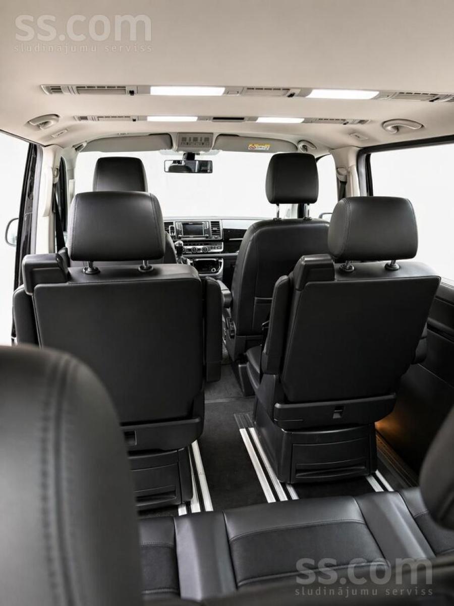 Black Volkswagen Multivan 2018 in Riga, with an engine capacity of 2.00 L and mileage of 235 thousand km for 26490 €, photo 7 on AUTOMOTO.COM.LV