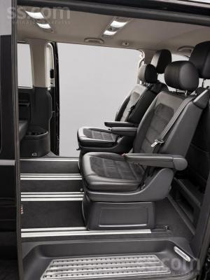 Black Volkswagen Multivan 2018 in Riga, with an engine capacity of 2.00 L and mileage of 235 thousand km for 26490 €, photo 8 on AUTOMOTO.COM.LV
