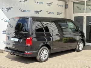 Black Volkswagen Multivan 2018 in Riga, with an engine capacity of 2.00 L and mileage of 195 thousand km for 25500 €, photo 5 on AUTOMOTO.COM.LV
