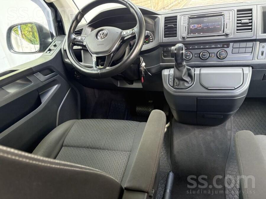 Black Volkswagen Multivan 2018 in Riga, with an engine capacity of 2.00 L and mileage of 195 thousand km for 25500 €, photo 7 on AUTOMOTO.COM.LV