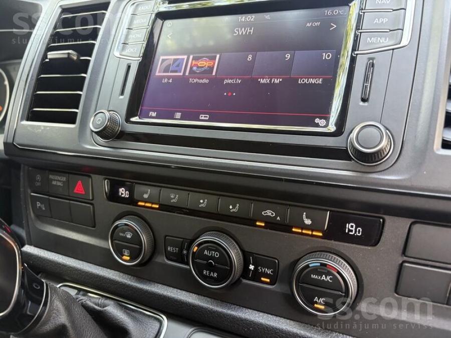 Black Volkswagen Multivan 2018 in Riga, with an engine capacity of 2.00 L and mileage of 195 thousand km for 25500 €, photo 14 on AUTOMOTO.COM.LV