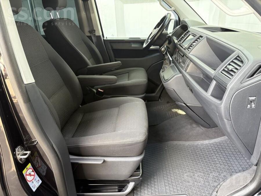 Black Volkswagen Multivan 2018 in Riga, with an engine capacity of 2.00 L and mileage of 195 thousand km for 25500 €, photo 19 on AUTOMOTO.COM.LV