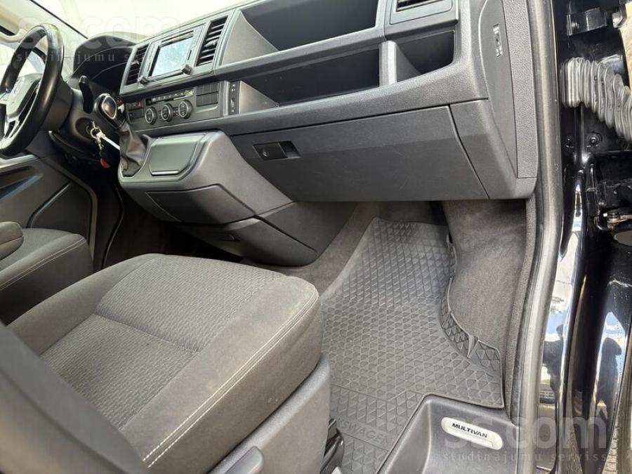 Black Volkswagen Multivan 2018 in Riga, with an engine capacity of 2.00 L and mileage of 195 thousand km for 25500 €, photo 20 on AUTOMOTO.COM.LV