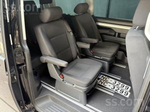 Black Volkswagen Multivan 2018 in Riga, with an engine capacity of 2.00 L and mileage of 195 thousand km for 25500 €, photo 21 on AUTOMOTO.COM.LV