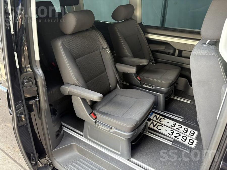 Black Volkswagen Multivan 2018 in Riga, with an engine capacity of 2.00 L and mileage of 195 thousand km for 25500 €, photo 21 on AUTOMOTO.COM.LV
