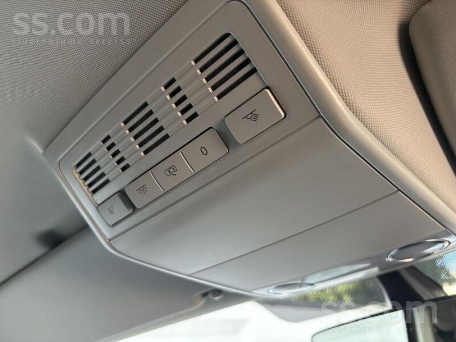 Black Volkswagen Multivan 2018 in Riga, with an engine capacity of 2.00 L and mileage of 195 thousand km for 25500 €, photo 26 on AUTOMOTO.COM.LV