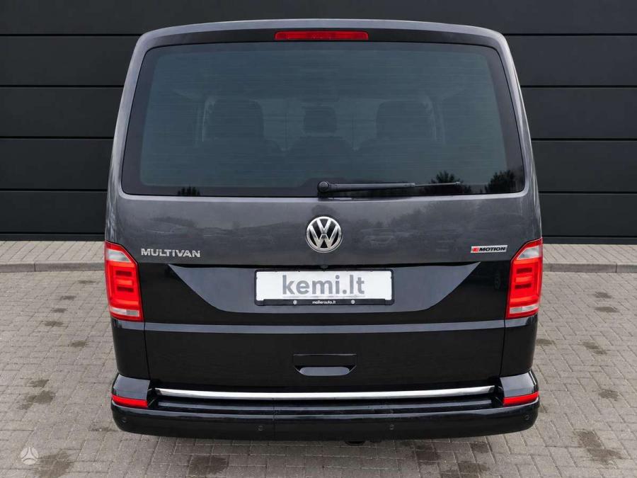 Melns Volkswagen Multivan 2018 Viļņa, ar dzinēja tilpumu 1.97 L un nobraukumu 123 tūkst. km par 32990 €, foto 4 vietnē AUTOMOTO.COM.LV
