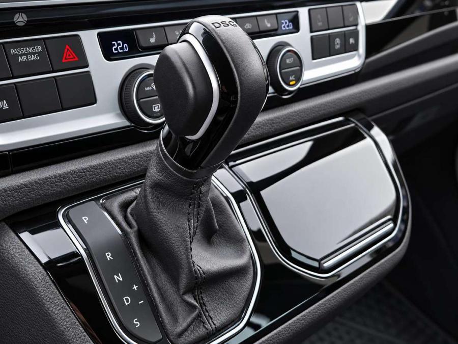 Melns Volkswagen Multivan 2018 Viļņa, ar dzinēja tilpumu 1.97 L un nobraukumu 123 tūkst. km par 32990 €, foto 11 vietnē AUTOMOTO.COM.LV