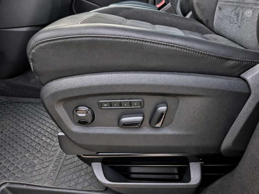 Melns Volkswagen Multivan 2018 Viļņa, ar dzinēja tilpumu 1.97 L un nobraukumu 123 tūkst. km par 32990 €, foto 16 vietnē AUTOMOTO.COM.LV