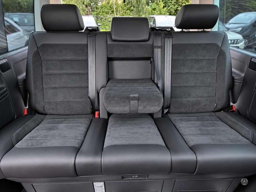 Melns Volkswagen Multivan 2018 Viļņa, ar dzinēja tilpumu 1.97 L un nobraukumu 123 tūkst. km par 32990 €, foto 18 vietnē AUTOMOTO.COM.LV