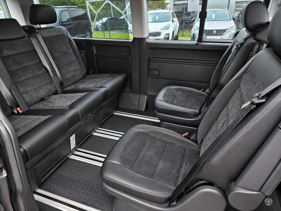 Melns Volkswagen Multivan 2018 Viļņa, ar dzinēja tilpumu 1.97 L un nobraukumu 123 tūkst. km par 32990 €, foto 22 vietnē AUTOMOTO.COM.LV