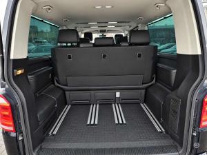 Melns Volkswagen Multivan 2018 Viļņa, ar dzinēja tilpumu 1.97 L un nobraukumu 123 tūkst. km par 32990 €, foto 25 vietnē AUTOMOTO.COM.LV
