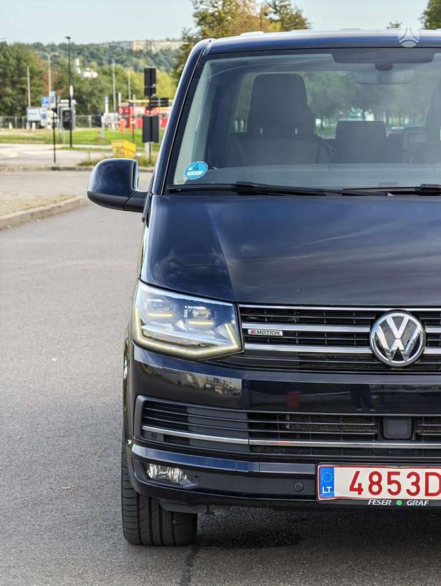 Melns Volkswagen Multivan 2018 Viļņa, ar dzinēja tilpumu 1.97 L un nobraukumu 182 tūkst. km par 31000 €, foto 4 vietnē AUTOMOTO.COM.LV