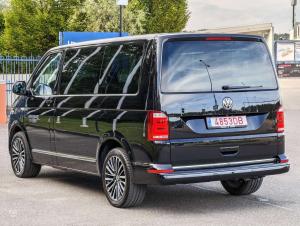 Melns Volkswagen Multivan 2018 Viļņa, ar dzinēja tilpumu 1.97 L un nobraukumu 182 tūkst. km par 31000 €, foto 6 vietnē AUTOMOTO.COM.LV