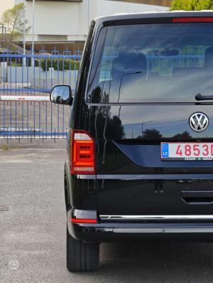 Melns Volkswagen Multivan 2018 Viļņa, ar dzinēja tilpumu 1.97 L un nobraukumu 182 tūkst. km par 31000 €, foto 8 vietnē AUTOMOTO.COM.LV
