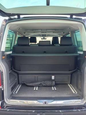 Melns Volkswagen Multivan 2018 Viļņa, ar dzinēja tilpumu 1.97 L un nobraukumu 182 tūkst. km par 31000 €, foto 11 vietnē AUTOMOTO.COM.LV