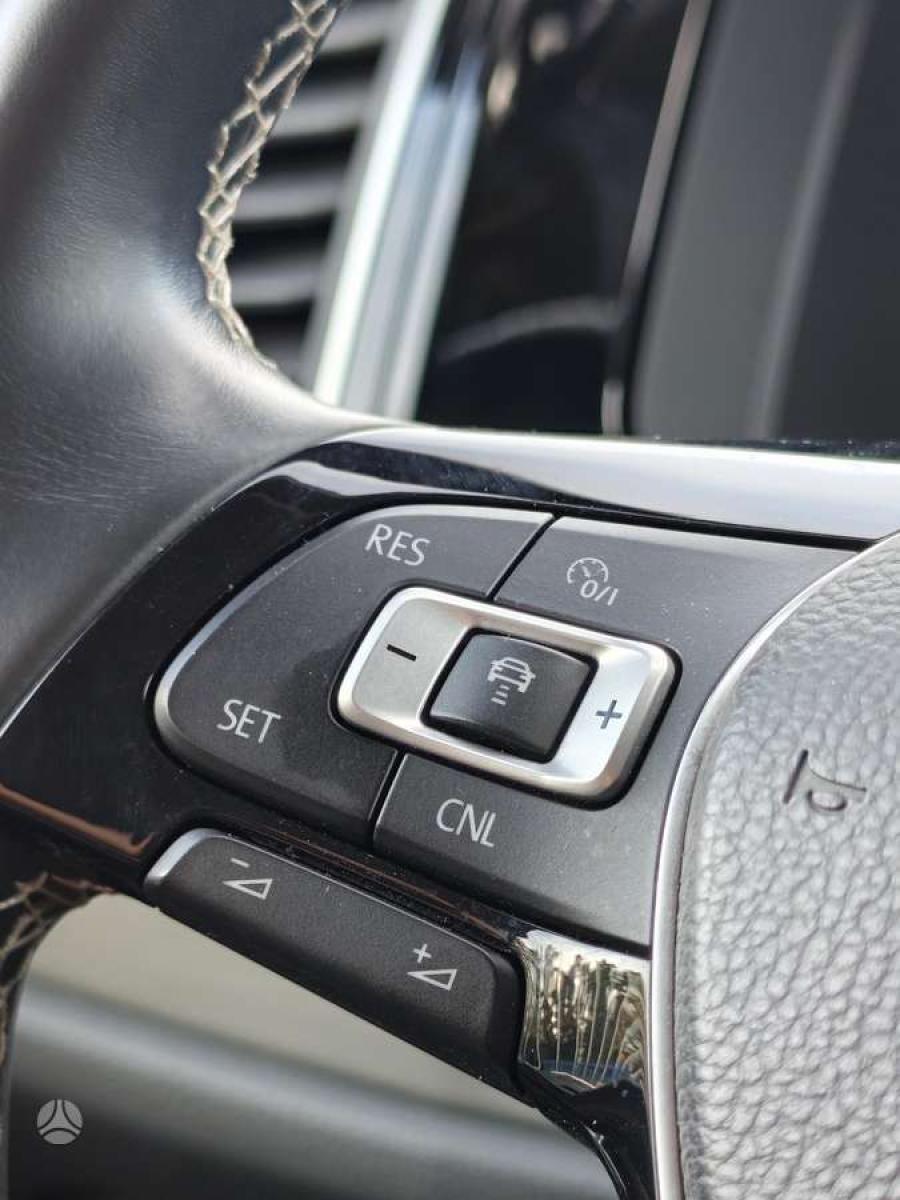 Melns Volkswagen Multivan 2018 Viļņa, ar dzinēja tilpumu 1.97 L un nobraukumu 182 tūkst. km par 31000 €, foto 16 vietnē AUTOMOTO.COM.LV