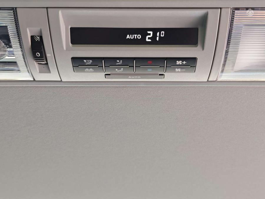 Melns Volkswagen Multivan 2018 Viļņa, ar dzinēja tilpumu 1.97 L un nobraukumu 182 tūkst. km par 31000 €, foto 30 vietnē AUTOMOTO.COM.LV