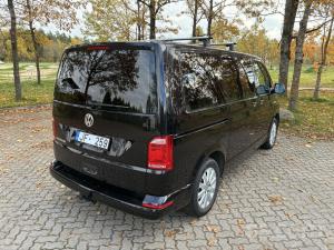 Black Volkswagen Multivan 2019 in Valmiera, with an engine capacity of 2.00 L and mileage of 193 thousand km for 25000 €, photo 3 on AUTOMOTO.COM.LV