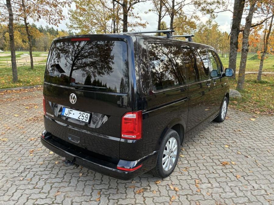 Black Volkswagen Multivan 2019 in Valmiera, with an engine capacity of 2.00 L and mileage of 193 thousand km for 25000 €, photo 3 on AUTOMOTO.COM.LV