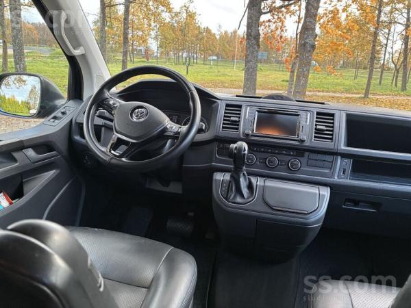 Black Volkswagen Multivan 2019 in Valmiera, with an engine capacity of 2.00 L and mileage of 193 thousand km for 25000 €, photo 5 on AUTOMOTO.COM.LV