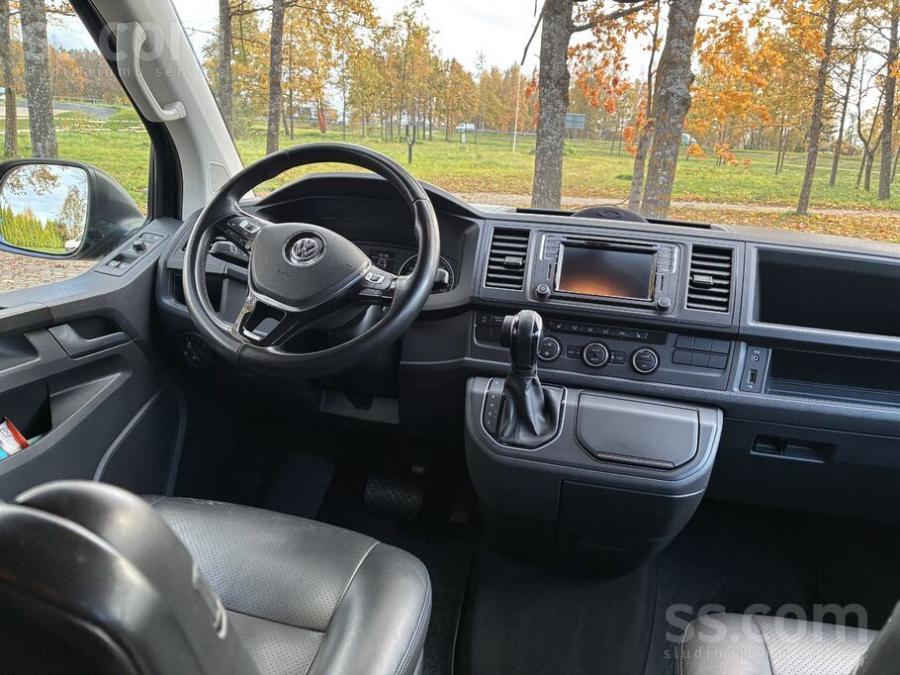Black Volkswagen Multivan 2019 in Valmiera, with an engine capacity of 2.00 L and mileage of 193 thousand km for 25000 €, photo 5 on AUTOMOTO.COM.LV