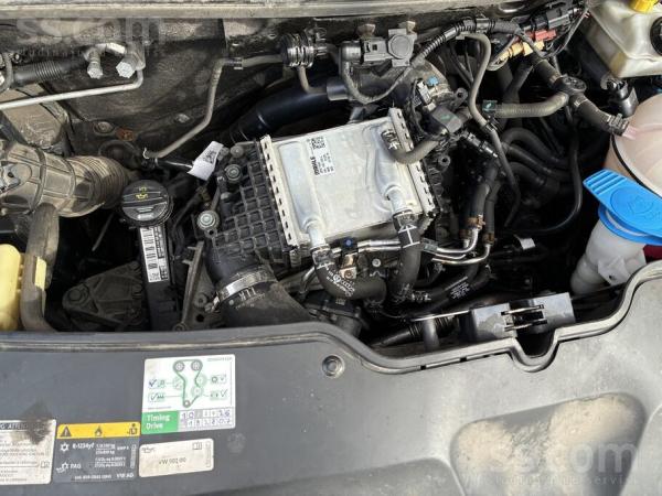 Black Volkswagen Multivan 2019 in Valmiera, with an engine capacity of 2.00 L and mileage of 193 thousand km for 25000 €, photo 11 on AUTOMOTO.COM.LV