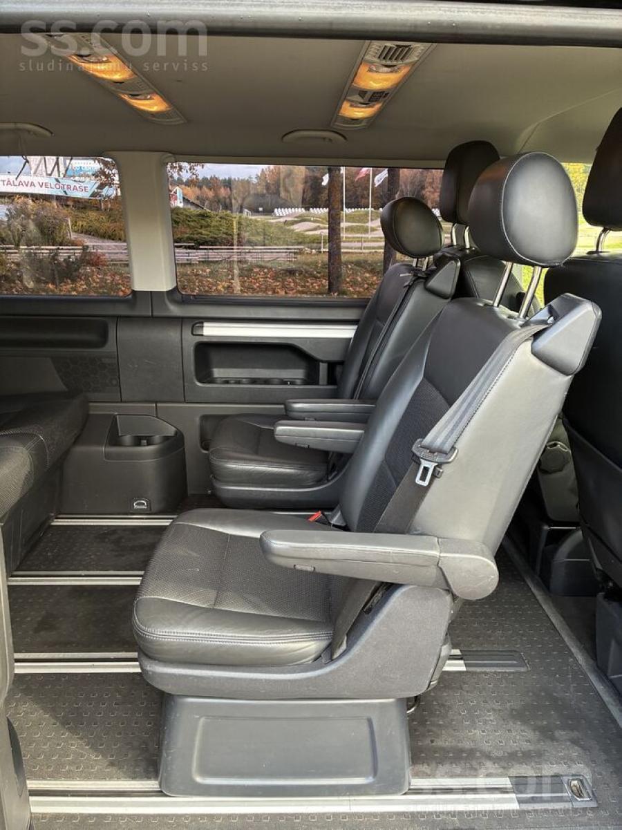 Black Volkswagen Multivan 2019 in Valmiera, with an engine capacity of 2.00 L and mileage of 193 thousand km for 25000 €, photo 12 on AUTOMOTO.COM.LV