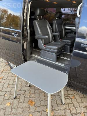 Black Volkswagen Multivan 2019 in Valmiera, with an engine capacity of 2.00 L and mileage of 193 thousand km for 25000 €, photo 13 on AUTOMOTO.COM.LV