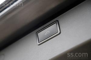 Melns Volkswagen Multivan 2020 Tukums, ar dzinēja tilpumu 2.00 L un nobraukumu 230 tūkst. km par 35000 €, foto 25 vietnē AUTOMOTO.COM.LV