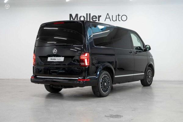 Melns Volkswagen Multivan 2020 Viļņa, ar dzinēja tilpumu 2.00 L un nobraukumu 130 tūkst. km par 36500 €, foto 3 vietnē AUTOMOTO.COM.LV