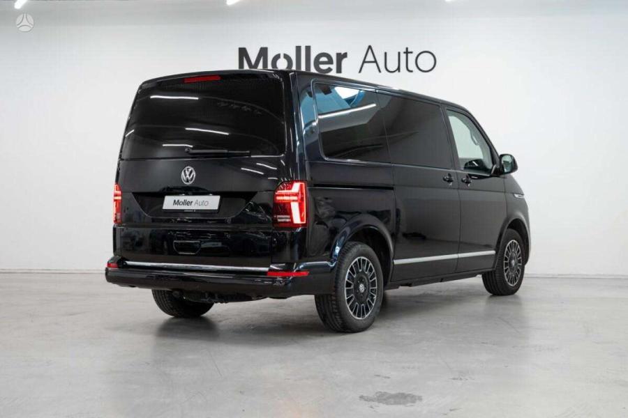 Black Volkswagen Multivan 2020 in Vilnius, with an engine capacity of 2.00 L and mileage of 130 thousand km for 36500 €, photo 4 on AUTOMOTO.COM.LV