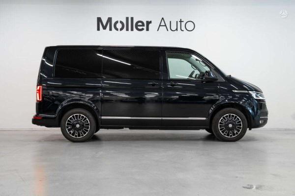 Melns Volkswagen Multivan 2020 Viļņa, ar dzinēja tilpumu 2.00 L un nobraukumu 130 tūkst. km par 36500 €, foto 4 vietnē AUTOMOTO.COM.LV